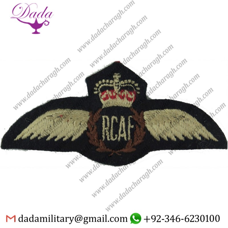 ROYAL CANADIAN AIR FORCE PILOTS WINGS STRAIGHT RCAF CENTRE QUEEN CROWN